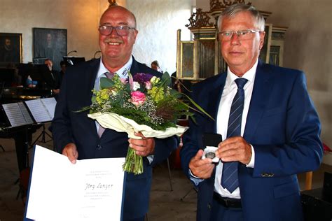 Ehrenmedaille des Saale Orla Kreises an fünf verdiente Bürgerinnen und