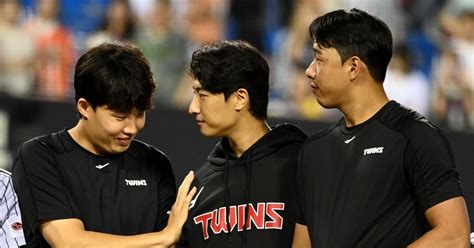 포토 임찬규 승리투수 이정용 기운 좀 느껴보자~