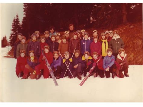 Photo De Classe Cm2 Classe De Neige De 1974 Ecole Irène Et Frédéric