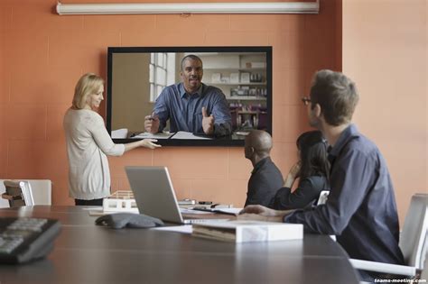 Teams 免费版有没有功能限制？适合什么用户使用？ Microsoft Teams