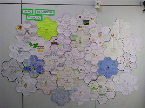 Colégio Carmo Livro hexagonal do 5º ano está em exposição na escola