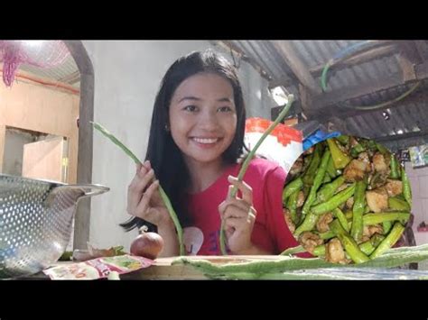 NAG LUTO NG ADOBONG KARNENG BABOY WITH SITAW - YouTube