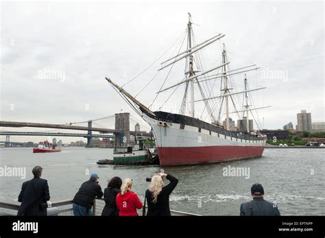 New York Usa 21st May 2015 Tugboats Pulled And Pushed The South