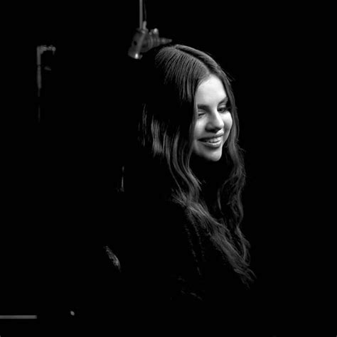 Selena Gomezs Lose You To Love Me Holds At 3 On This Weeks Chart On