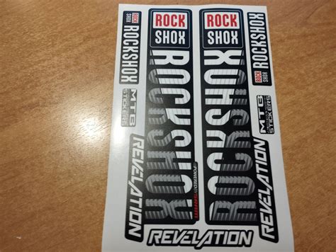 Наклейки Rock shox Revelation на вилку для велосипеда rockshox серо ...