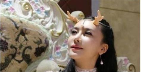 她曾經憑藉走紅，如今靠賣唱為生，浪費這麼火辣的身材 壹讀