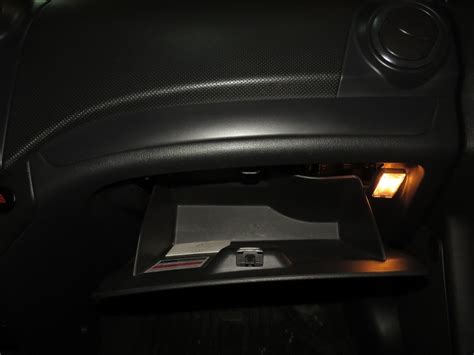 Подсветка перчаточного ящика — Chevrolet Aveo 5-door (1G), 1,5 л, 2008 ...