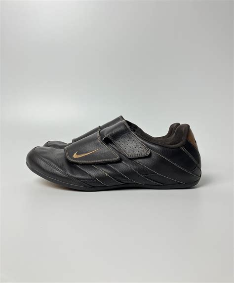 Nike Velcro Sneakers 후루츠패밀리