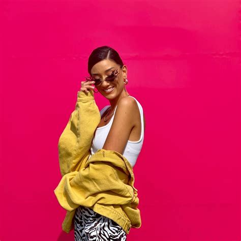 ესეც ჩვენი ერთობლივი ახალი სიმღერის Nini Badurashvili Facebook