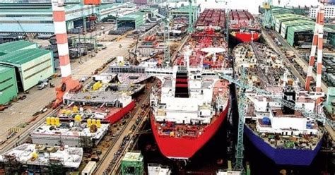 크레인 사고 삼성重 14일만에 거제조선소 작업 재개