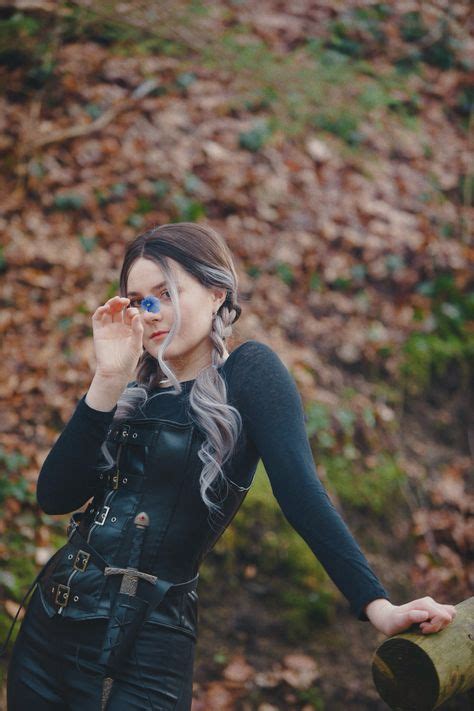 Violet Sorrengail Cosplay