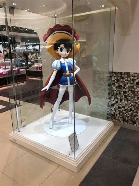 新名神高速道路 宝塚北サービスエリア 西日本最大級 サファイア リボンの騎士 鉄腕アトム 手塚治虫キャラクターグッズコーナー 旧車専門