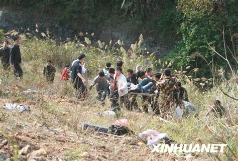 广西河池大客车坠落山谷 已造成6人死亡30多人受伤 海洋财富网