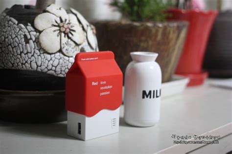 코마트레이드 휴대하기 좋고 귀여운 디자인의 우유팩보조배터리 우유병보조배터리 네이버 블로그