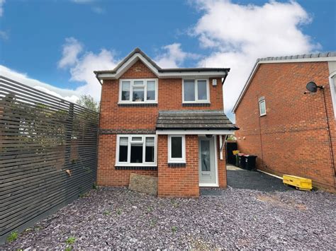 3 Bed Detached House For Sale In Sixfields Cleveleys Fy5 £225000
