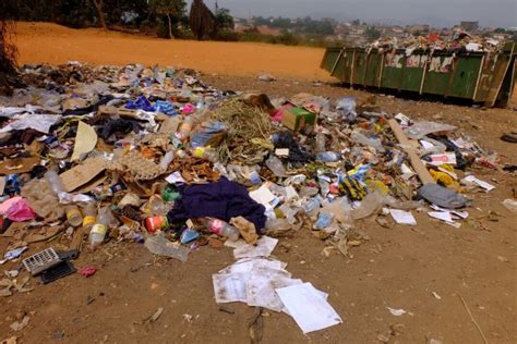 Insalubrité Yaoundé noyée dans les ordures News du Cameroun