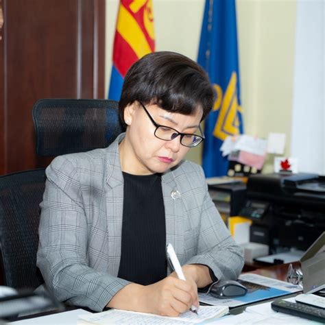 Төрийн албан хаагчийн цахим ур чадварыг дээшлүүлэхэд хамтран ажиллана · E Mongolia Academy