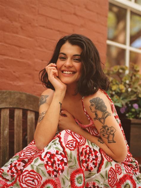 Picture Of Sofia Black Delia