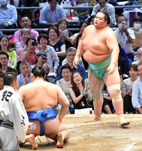 琴桜 残った2敗死守！大関の意地みせた 大の里に上手投げで完勝 悲願初vへ食らいつく ライブドアニュース