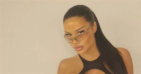 Shoppers Left Biting Their Lips After Model Rocks Extreme Cut Out