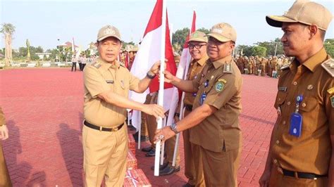 Ajak Semarakkan HUT Ke 78 Kemerdekaan RI Bupati Tapin Bagikan 5 000