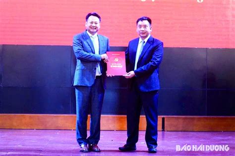Đồng chí Nguyễn Tuấn Hưng giữ chức Chủ tịch UBND TP Chí Linh