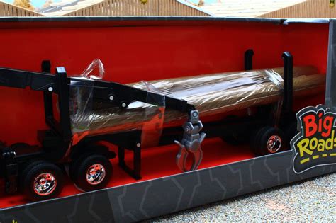 Ert46702 Ertl 1 32 Scale Freightliner 122sd Logging Truck Brushwood Toys