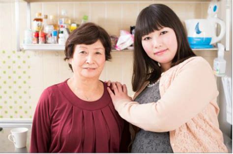 60세 할머니가 AV배우로 데뷔한 이유 포스트쉐어