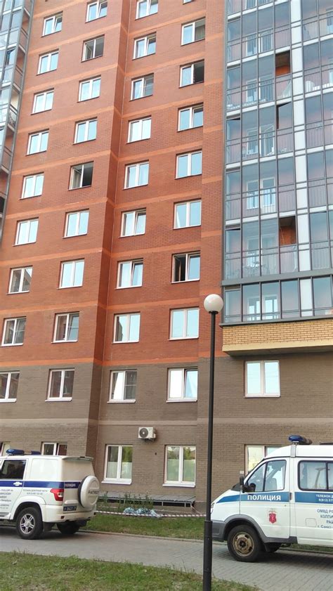 Подросток выпал из окна 8 го этажа в Колпине и умер — Мегаполис