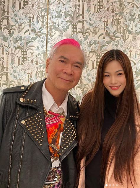 72歲男星1晚狂唱9場 小36歲妻炫富：包包裝整捆鈔票 中港最吸睛 娛樂 世界新聞網
