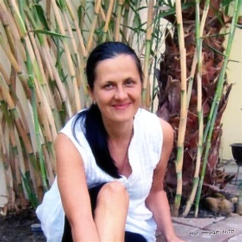 Slađana Velkov Meso Nije Za Ljude Knjiga Naputaka I Opasaka