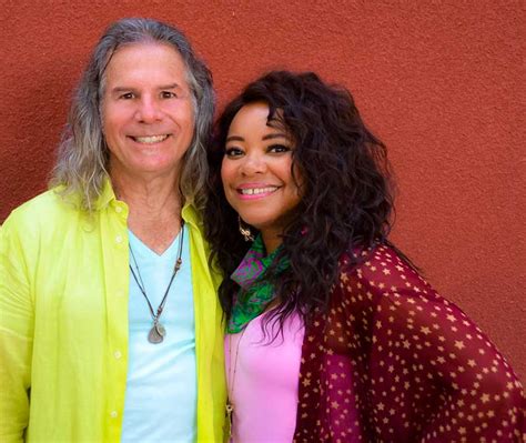 From Midler To Manilow Melanie Taylor Hit The Stage Chic Compass