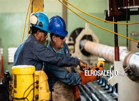 El Gobierno Oficializó La Suba Del 35 Del Salario Mínimo Vital Y