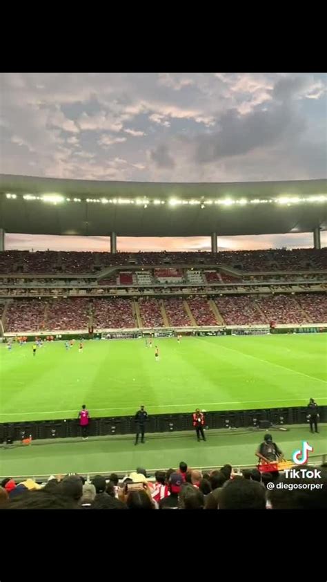 Niño Conoce El Estadio Akron La Emoción De Ir Por Primera Vez Al