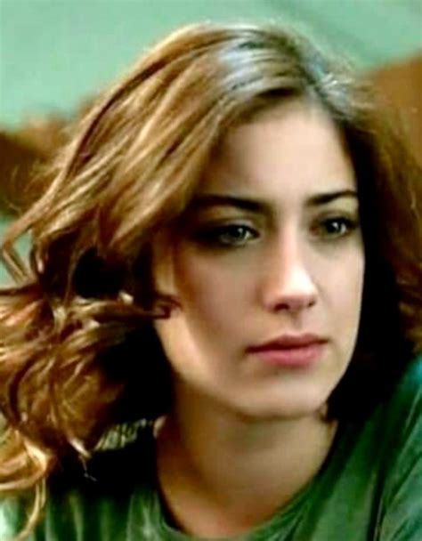 Hazal Kaya Feriha Y Emir Mujeres Guapas El Secreto De Feriha