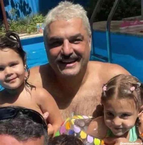 عکس پسر زیبا در استخر