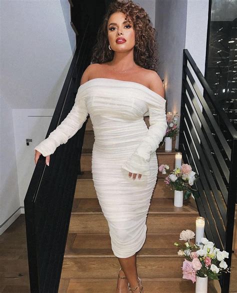 Stunning In White Dress Via Ig Post Rjoytaylor