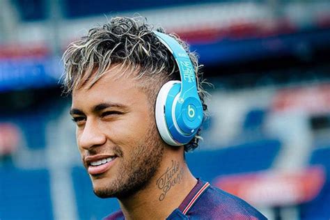 Pin By El Vishles On Njr Neymar In Ear Headphones Headphones
