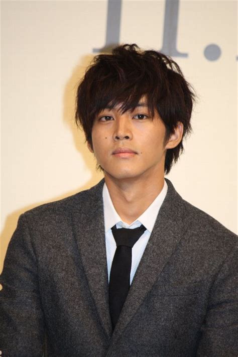 松坂桃李 写真 人物情報 クランクイン！