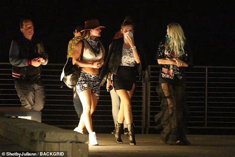 Bella Thorne Heads To Dinner With Sisters Kaili And Dani Daily Mail