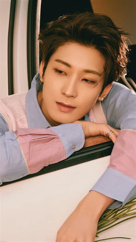Seventeen HD Wallpapers