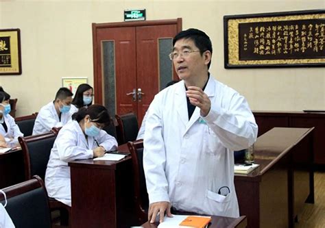 我院特邀河南省人民医院眼科任胜卫教授进行干眼门诊建设学术交流 晋城市眼科医院
