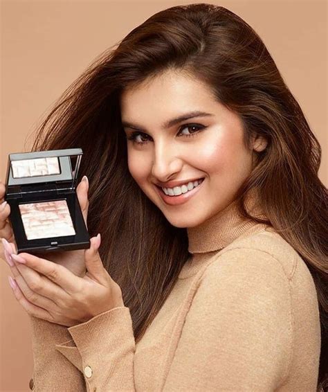Pin By Tara Sutaria On Tara Tara Most Beautiful Faces Medium Hair