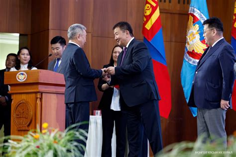 УИХ ын шинээр сонгогдсон гишүүд үнэмлэхээ гардан авлаа