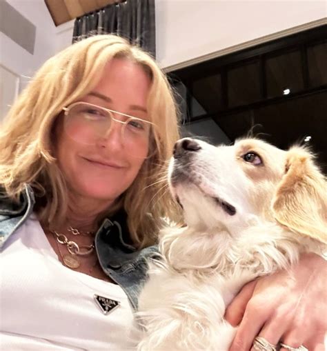 Lara Spencer Leaves Gma Fans Obsessed Over Her New Look As She Debuts