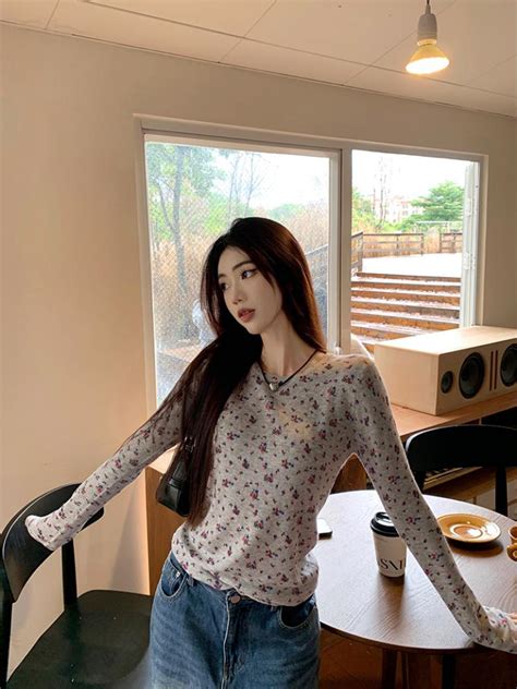 여성 뷔스티에 물결 꽈배기 스카시 니트 조끼 베스트 라운드 잔꽃무늬 얇은 긴팔티