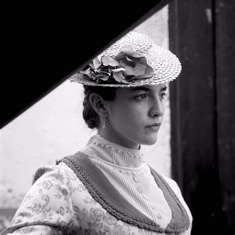 Bárbara Branco protagoniza cenas ousadas em nova série mas não se considera um sex symbol