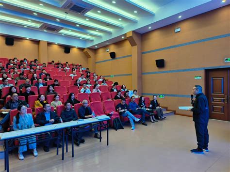 区教育系统基层工会主席培训举行