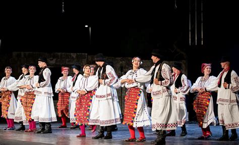 Folklorni Ansambl Linđo Nastupio U Parku Gradac Dubrovniknet