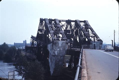 Jackknife Bascule Bridge